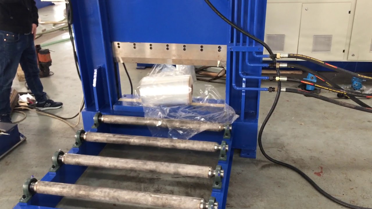 Rubber cutter / Guillotine - YouTube