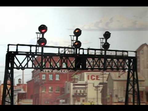 HO Scale 3-Track 'G' Type Double Target Signal Bridge.avi - YouTube