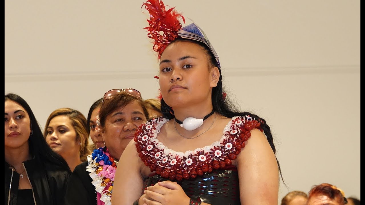 Tau'olunga Salote Heleta Lilo - YouTube