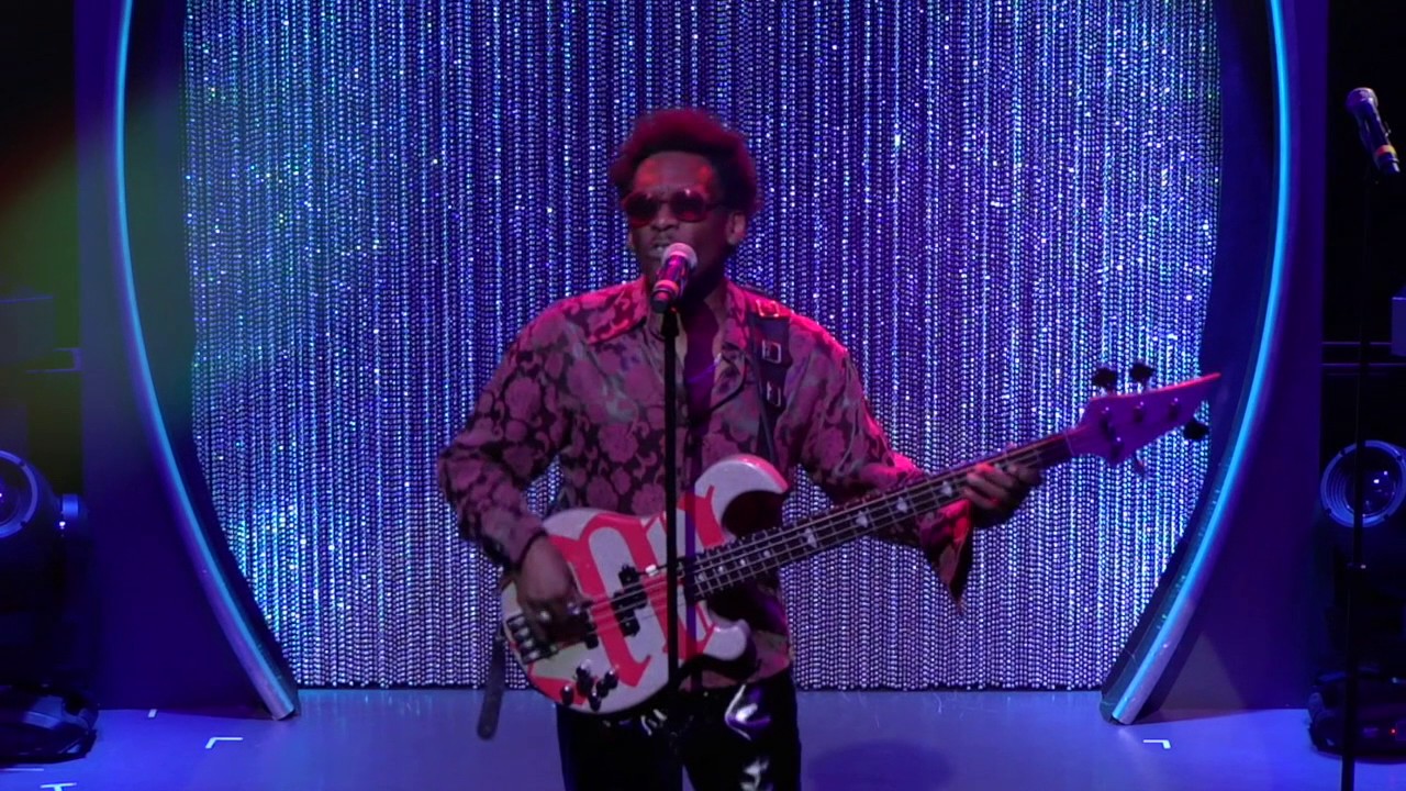 Independent by Aaron Mills - YouTube