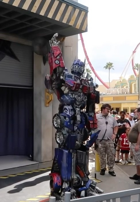 Transformers Optimus Prime - YouTube