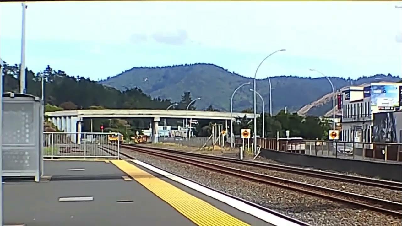 Coal Train "142" with the Te Huia "102" Crossover , 22/3/2024 . - YouTube