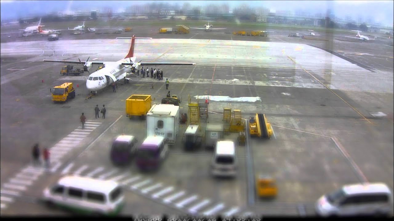 Busy plane (time lapse+ tilt shift) - YouTube