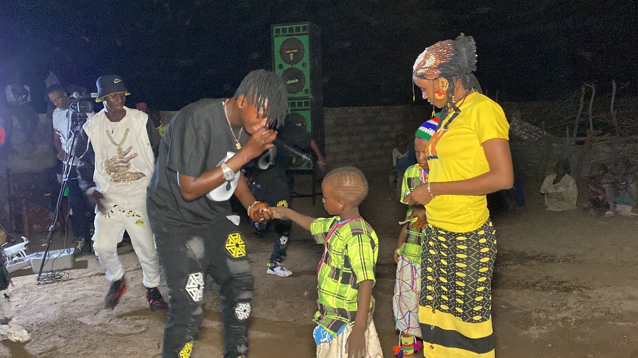 BOOBO FOULADOU À SINTHIANG DIANABA/Gambia - YouTube
