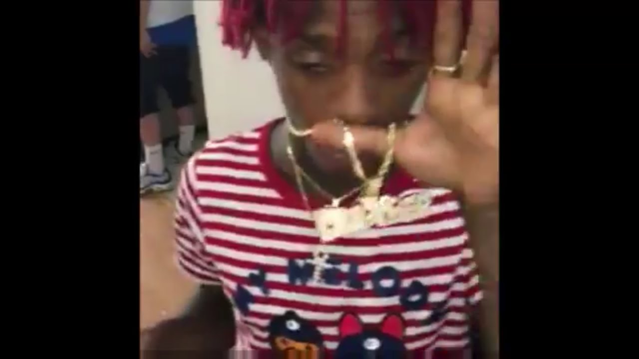 Famous Dex shows new DEXTER chain and says he's never going broke again ...