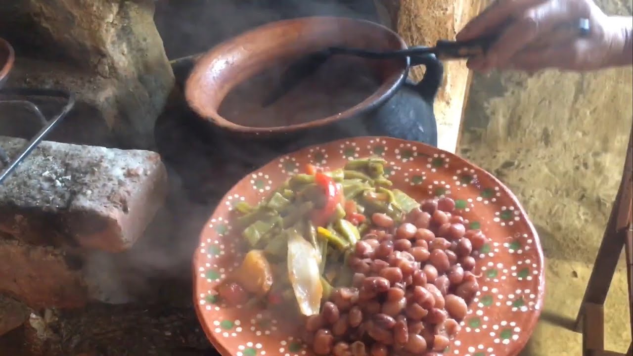 Nopales con chile chipotle ️ - YouTube