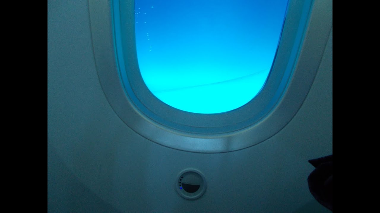 Smart Glass on Boeing 787 Dreamliner - YouTube