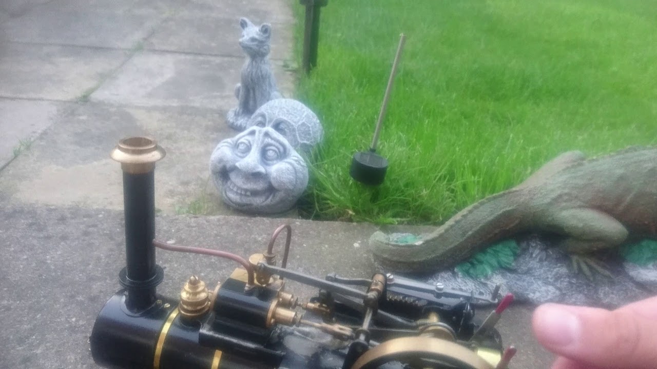 D r mercer type 2 steam traction engine running stationary - YouTube