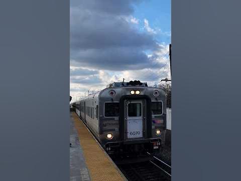 NJT Comet V Cab Car #6070 Leads RVL Train #5176 Into Union #shorts #fyp - YouTube