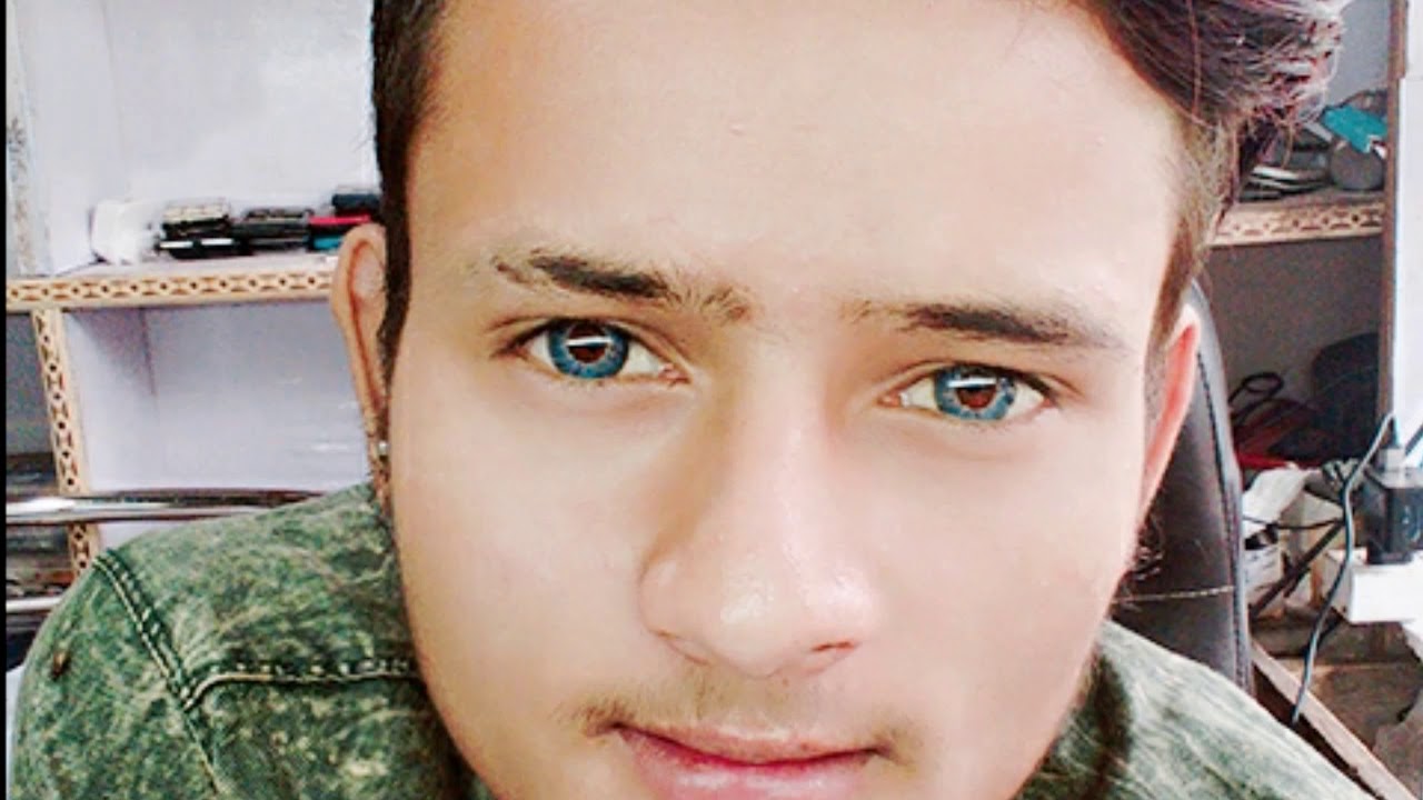 Kumar sanu song dire dire se meri zindagi me aana. Awaz copy kumar sanu ...