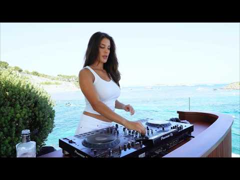 Sara Collado at Lobster Club | Deep House & More