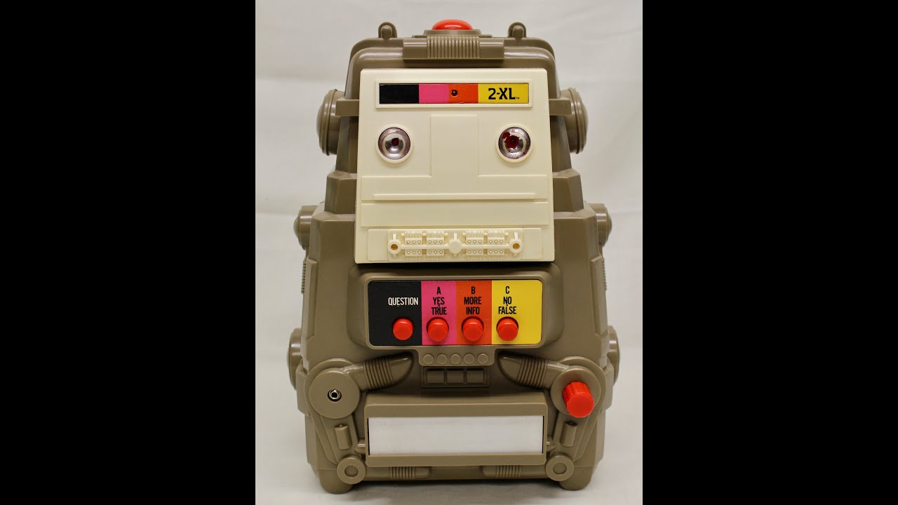 Mego 2 XL "Robot" (really just a glorified 8 Track player) + a look ...