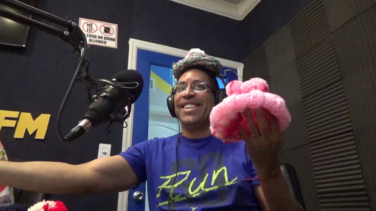 Cesar Mite en el show de Jenny Monroe (Backscene) - YouTube