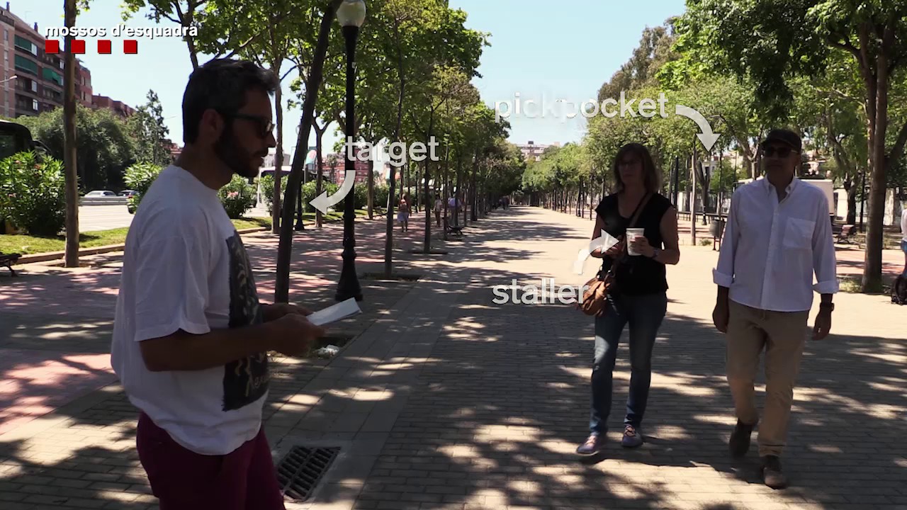 Pickpocket - Be aware of people distracting you - YouTube