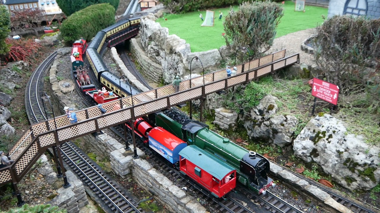 Model Railway Trains at Bekonscot Model Village - Afternoon and Evening ...