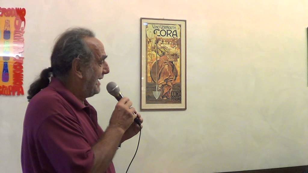 Paolo spiega il centro Anidra alla cena fruttariana 3M - YouTube