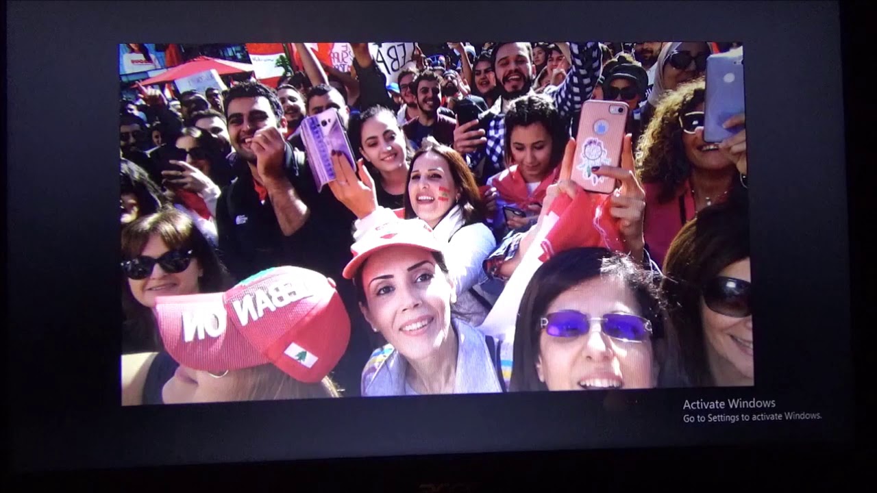 split caption border - YouTube