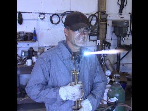 How to use a Oxygen/Acetylene Torch-DIY Duke - YouTube