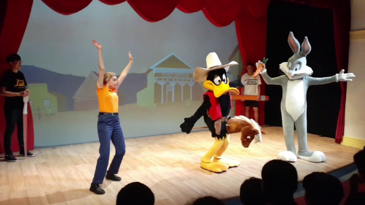 Meet BUGS BUNNY and friends - Warner bros. - YouTube