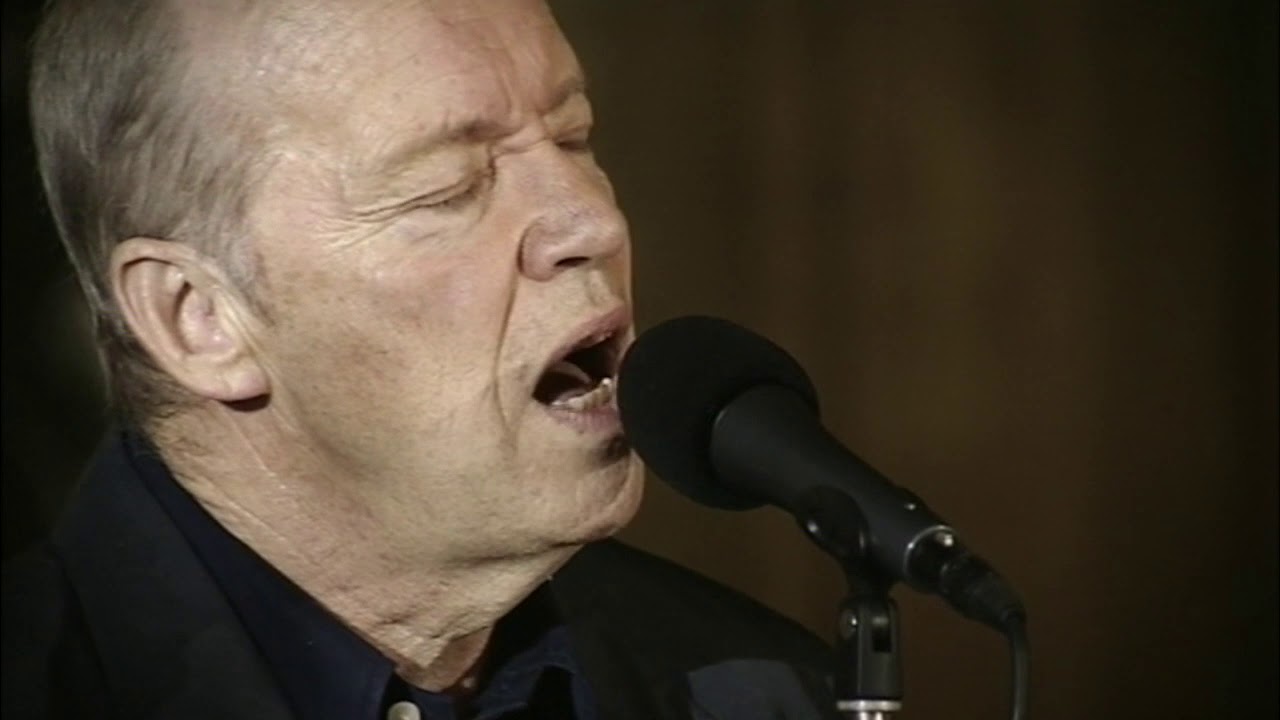 Endaf Emlyn - Un Nos Ola Leuad - YouTube