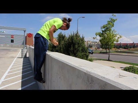 Clapping wall dip - YouTube
