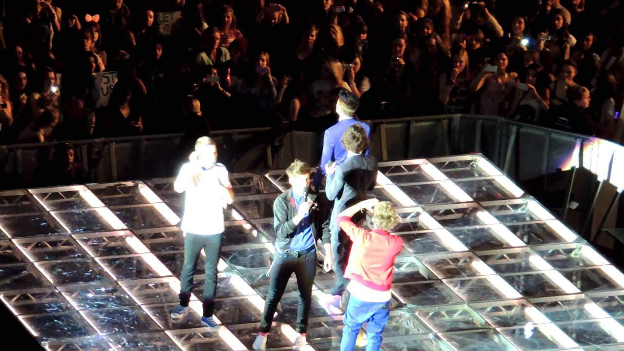 One Direction February 23rd Evening Show OWOA Teenage Kicks part AND ...