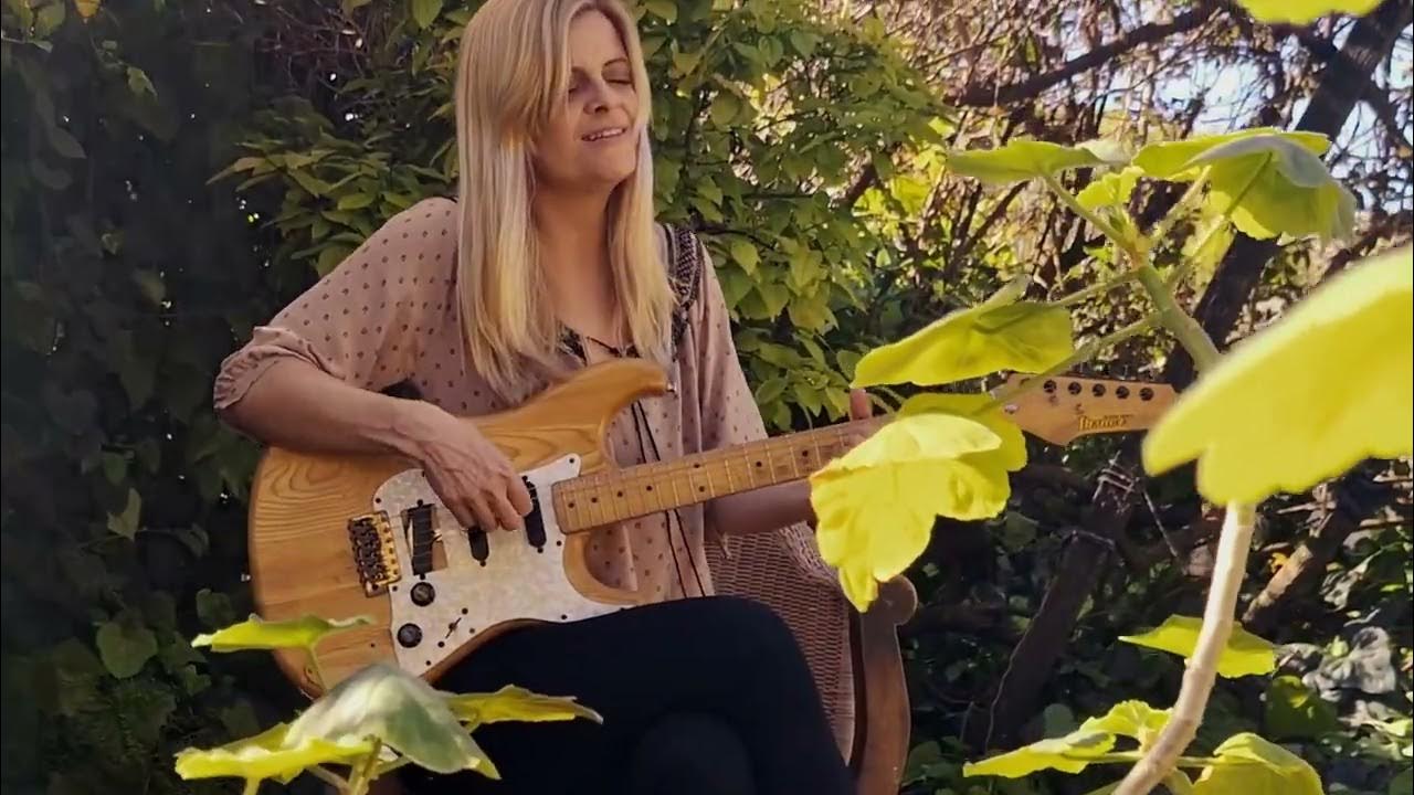 Laura Ros Edith and the Kingpin Descubriendo a Joni Mitchell - YouTube