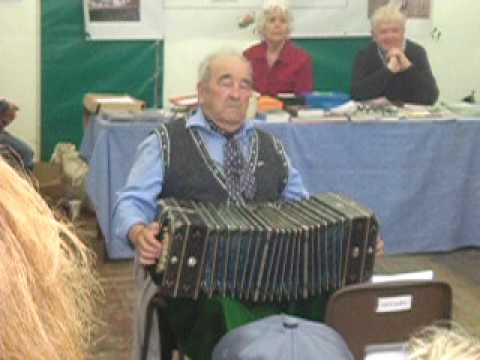 Vincent Evans Patagonia yn canu yn Eisteddfod y Bala - YouTube