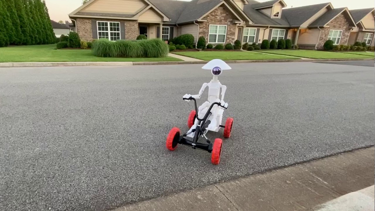 Pit Droid Racer - YouTube