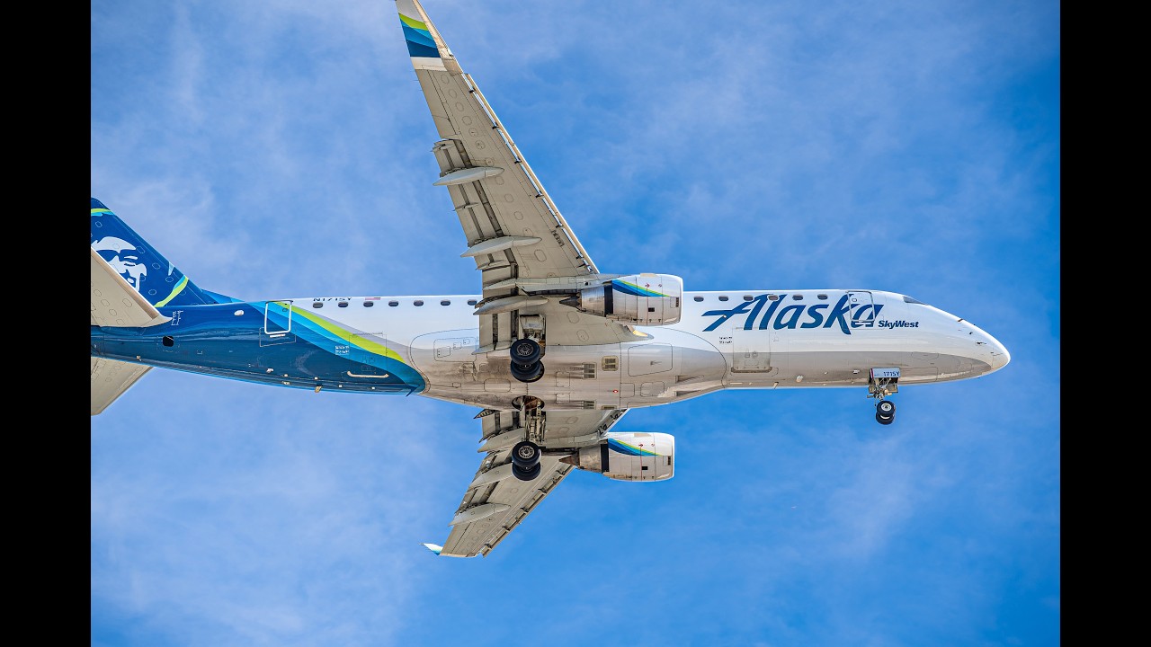 Loud Plane Arrivals Overhead at John Wayne Airport | Incredible Engine ...