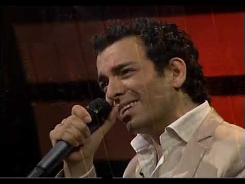 Aşağıdan Gelir Omuz Omuza - Oğuz Aksaç