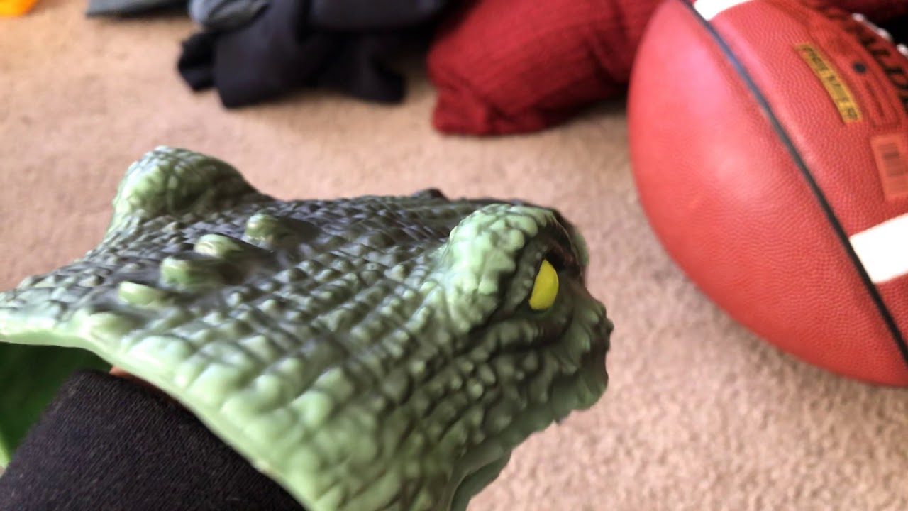 Alligator puppet - YouTube