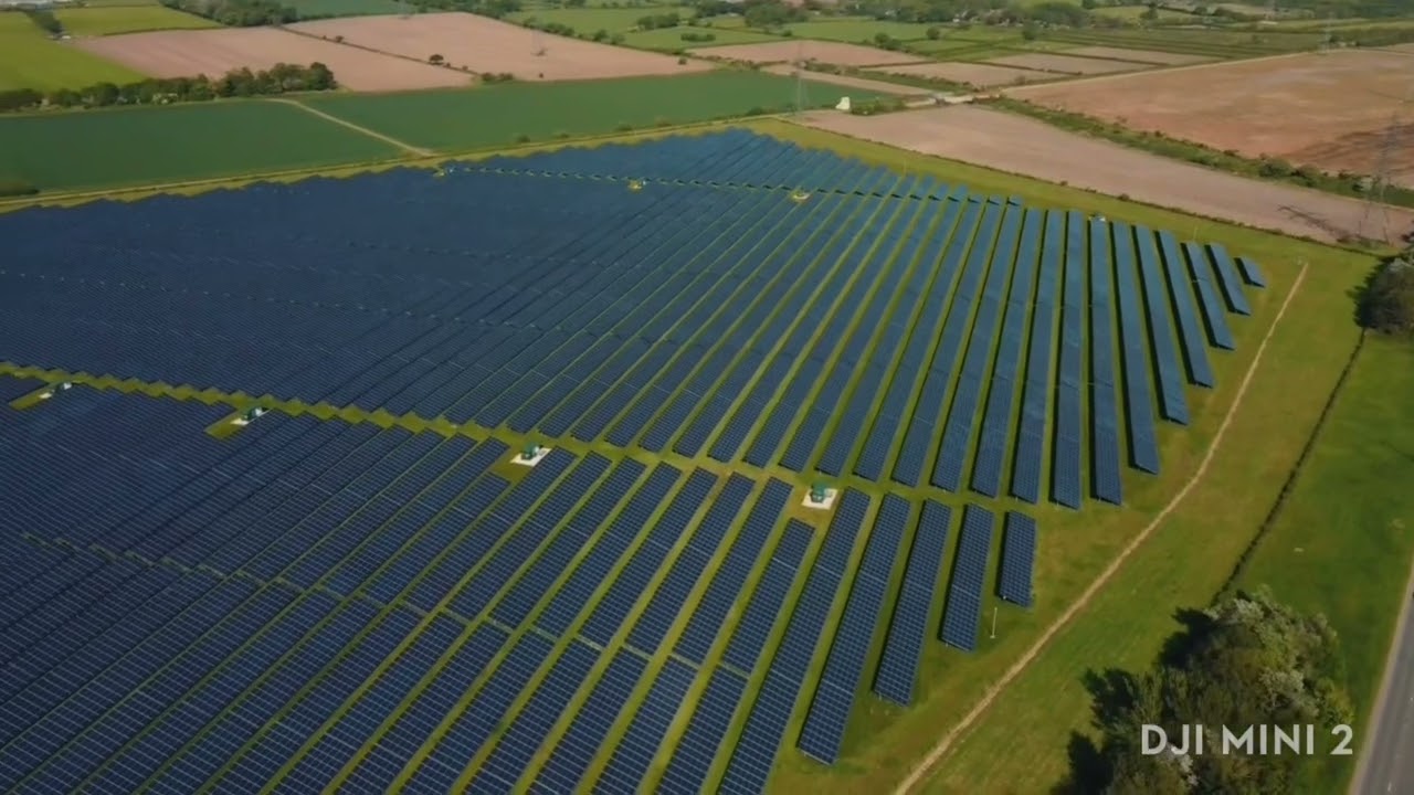 DJI mini2 doing it’s thing 😂 shotwick solar park - YouTube
