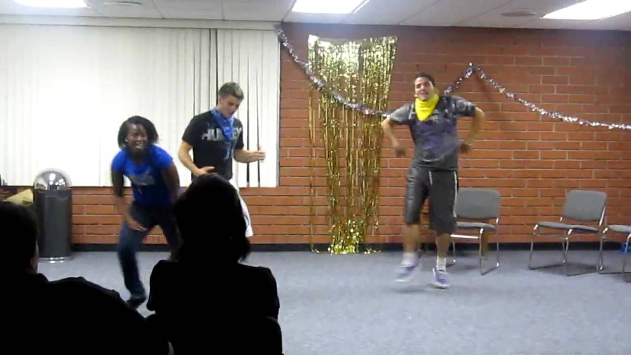 SOAR 09 Talent Show: Derick, Christian & Branden - YouTube