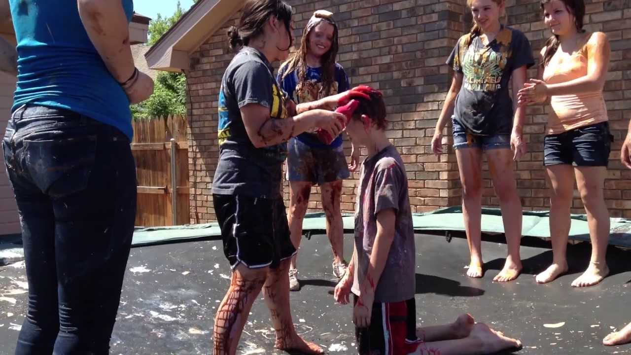 Messy Party 11 - John & Strawberry Syrup Shampoo - YouTube