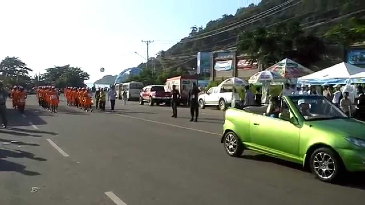 Angkor Car khmer car show on seafestival 2013 - YouTube