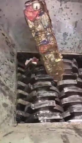 Double shaft shredder shreds garbage waste - YouTube