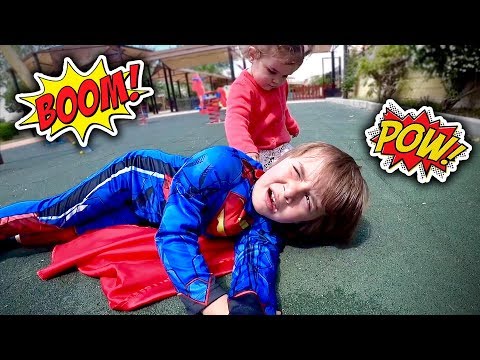 SUPER MARCOS NO PARQUINHO INFANTIL DOS BRINQUEDOS - Batman e Superman