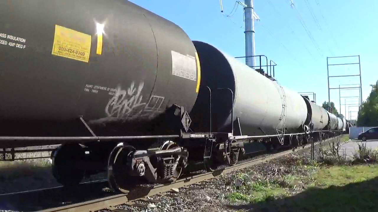 UP SD70ACe 8462 trailing on CSAO WPCA-11! Woodbury, NJ on 10/6/16 - YouTube