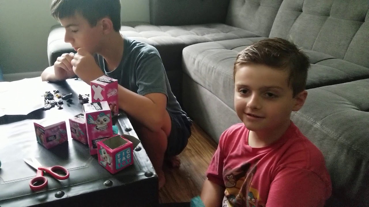 Tic tac toy XOXO friends and Lego MetalBeard unboxing! - YouTube