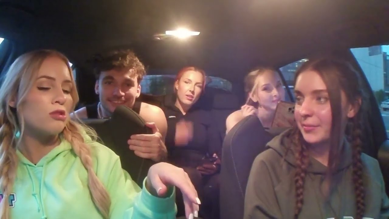 Loserfruit gets CALLED OUT for ignoring her friends - YouTube