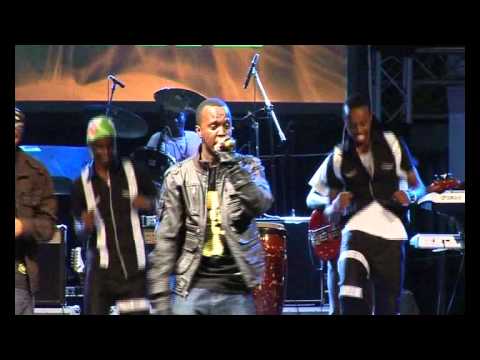 Wyre performing Sina Makosa at KENYA LIVE Machakos Concert - YouTube
