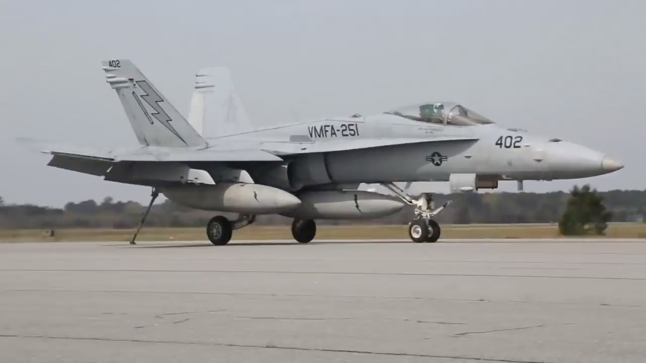 F/A-18 Hornet Trap with M-31 Arresting Gear (HD) - YouTube
