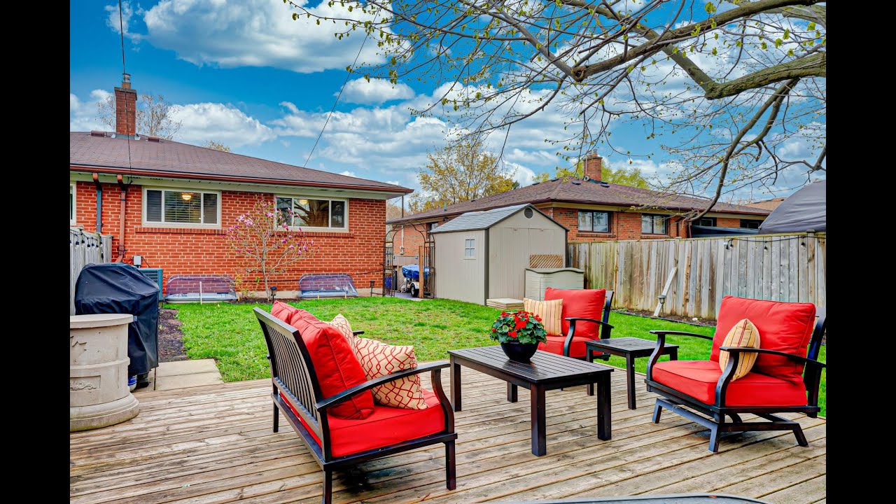 2403 Barclay rd Burlington - YouTube