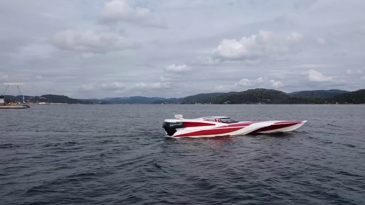 Bladerunner 34 GTS - YouTube