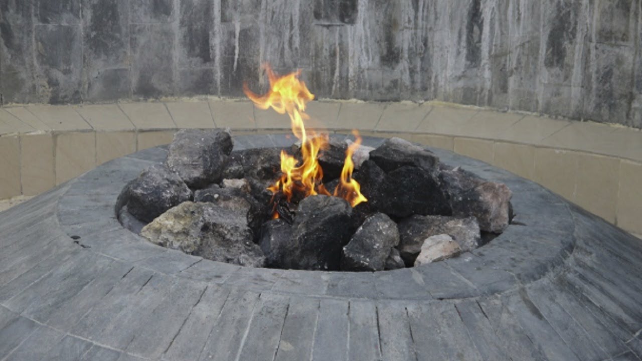 Melihat dari dekat Api Abadi Mrapen, Batu Bobot dan Sendang Dudo ...