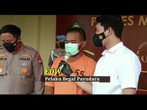 Penasaran Pegang Gunung Kembar