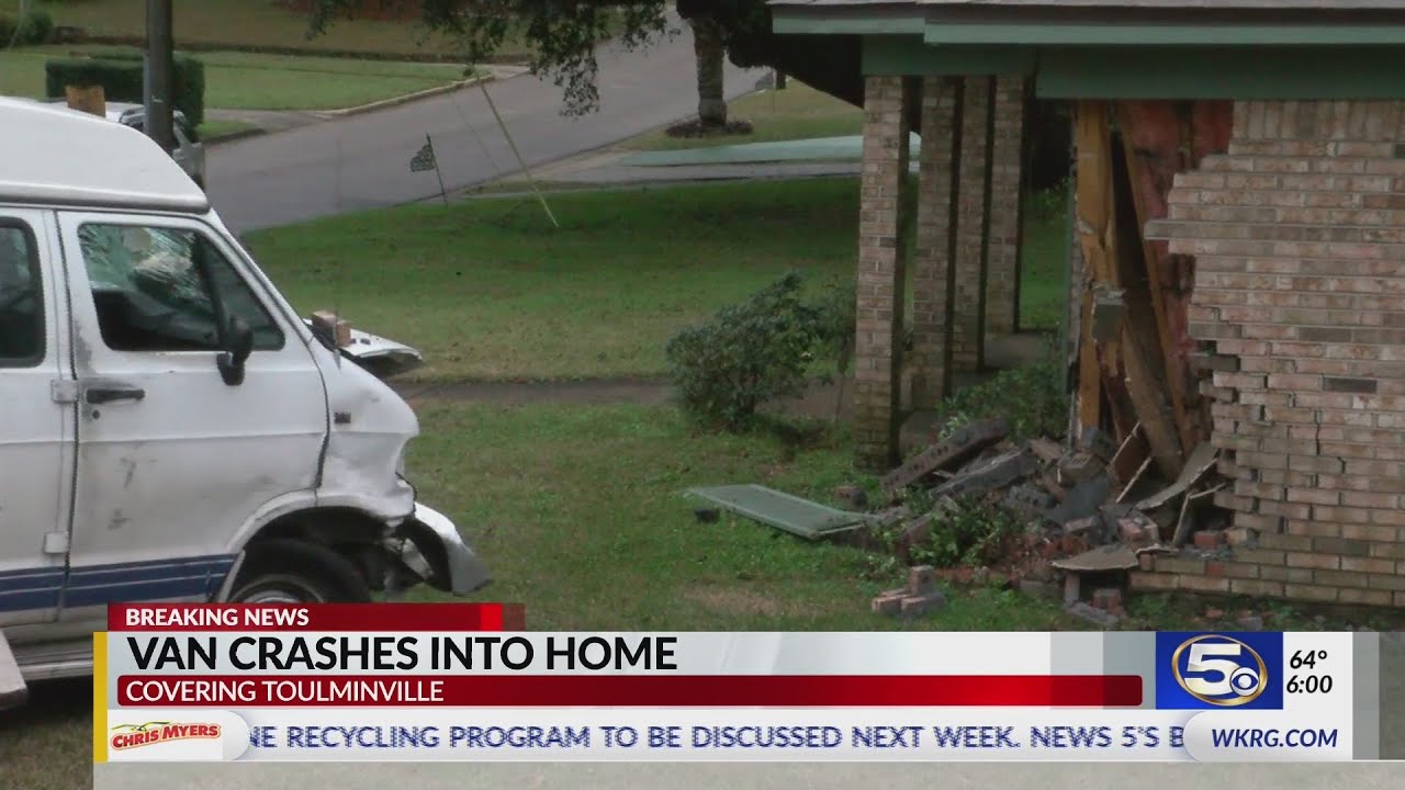 Van crashes into house in Toulminville - YouTube