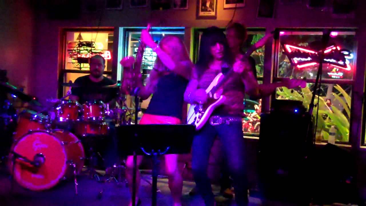 jami gee with Kara Nally at the 5 oclock club - YouTube
