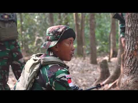 Indonesian Soldier Demonstrates Elite Jungle Survival Tactics